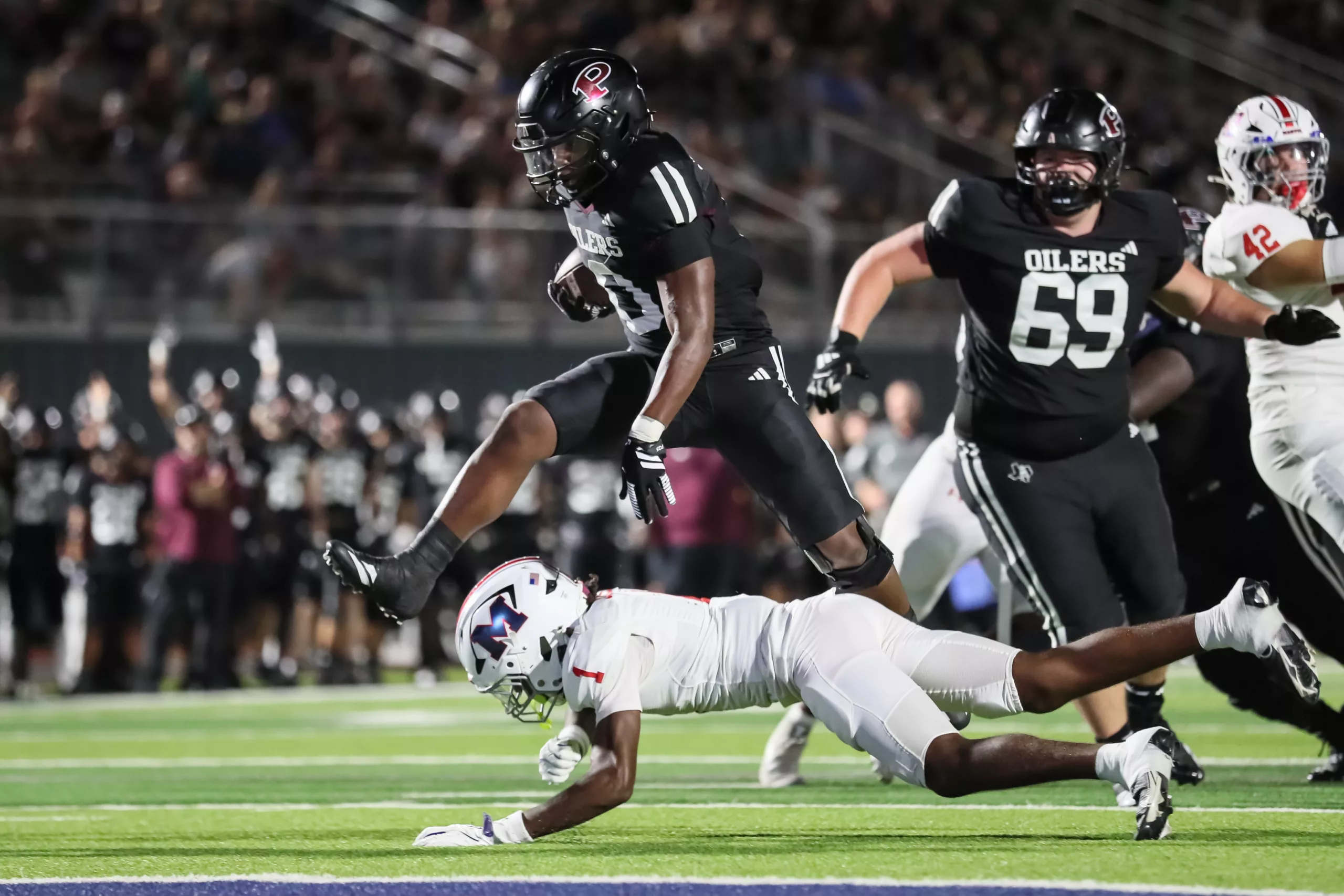 Pearland rolls over Manvel 66-14 - Pearland Oilers Football